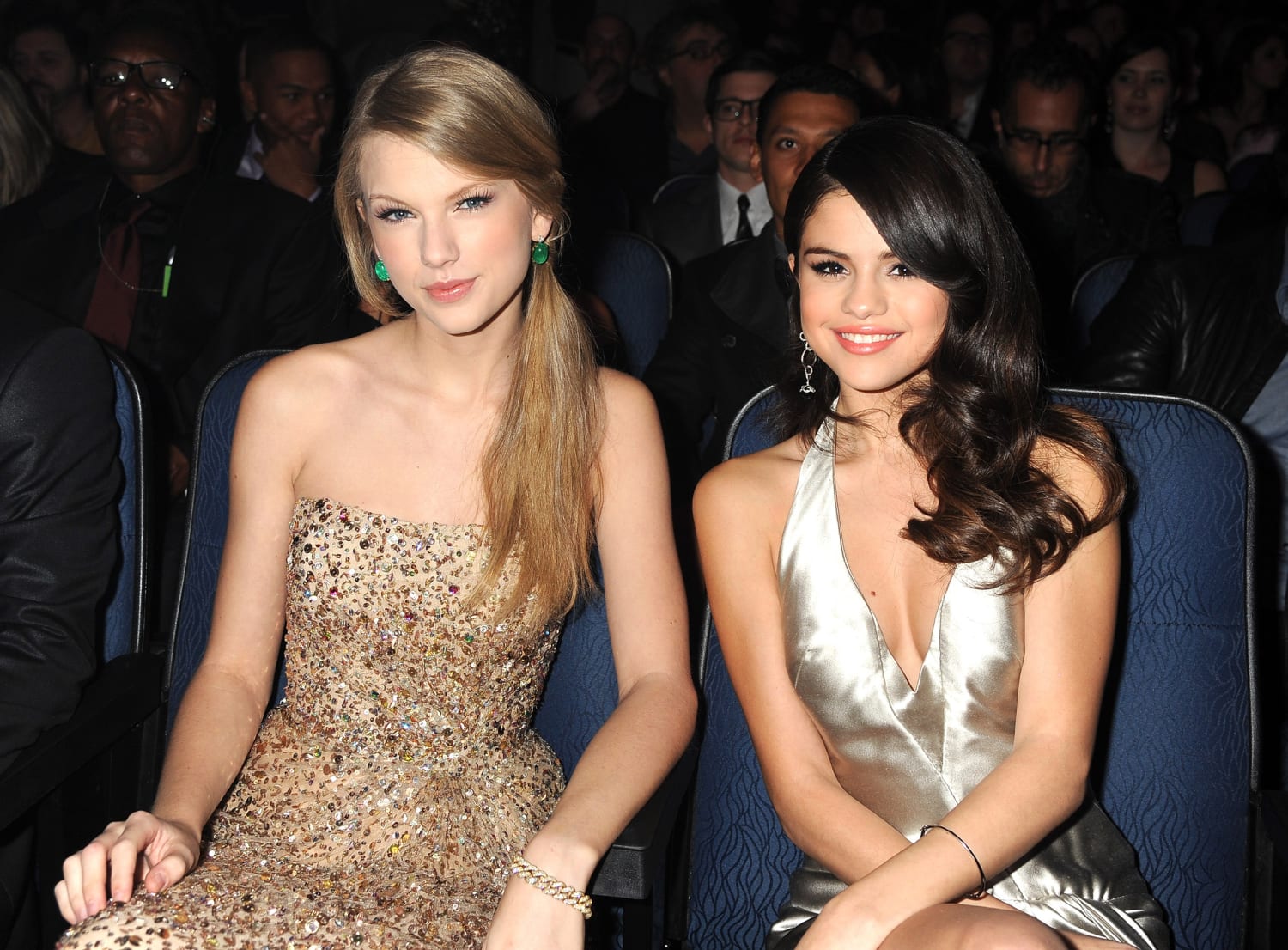 La especial reacción de Taylor Swift al compromiso de Selena Gómez que está causando revuelo en ...